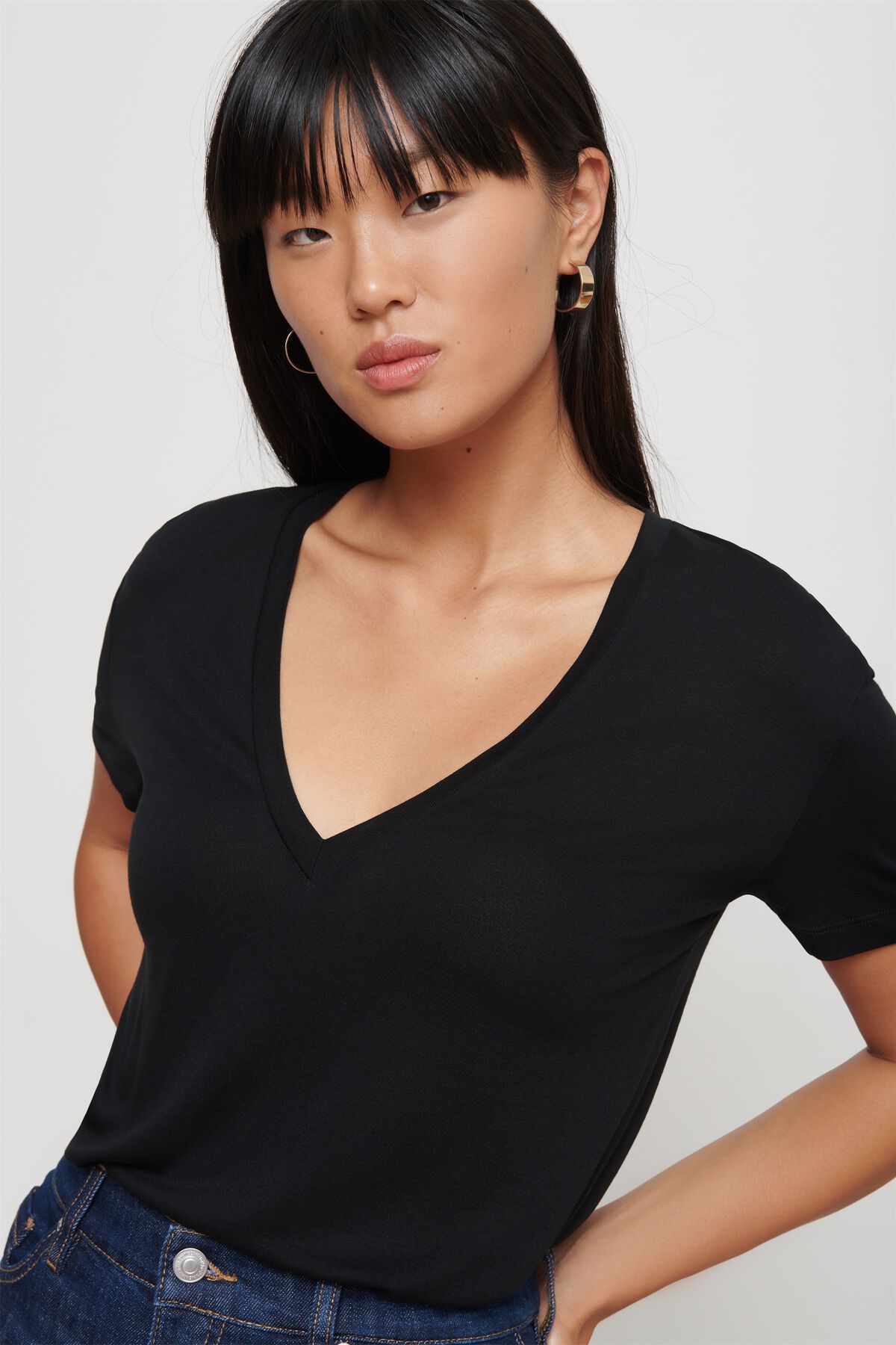 Gal Deep V-Neck Tee | Garage