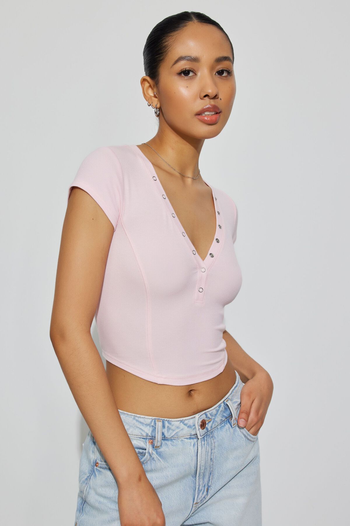 Taylor Henley Tee Pink | Garage